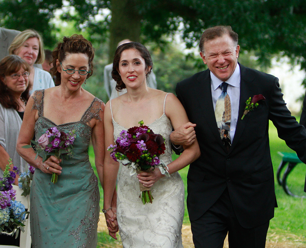 Melissa Dribben Wedding Brides Brave Cold To Get Dreamy Bargain Gowns