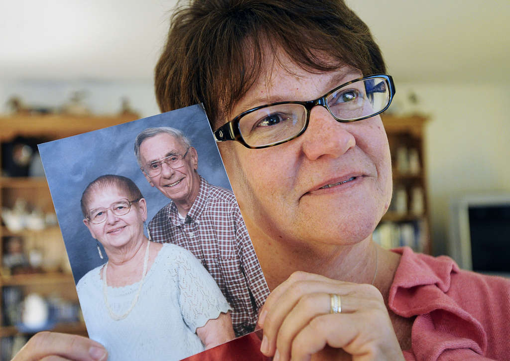 Melissa Dribben Wedding Brides Brave Cold To Get Dreamy Bargain Gowns