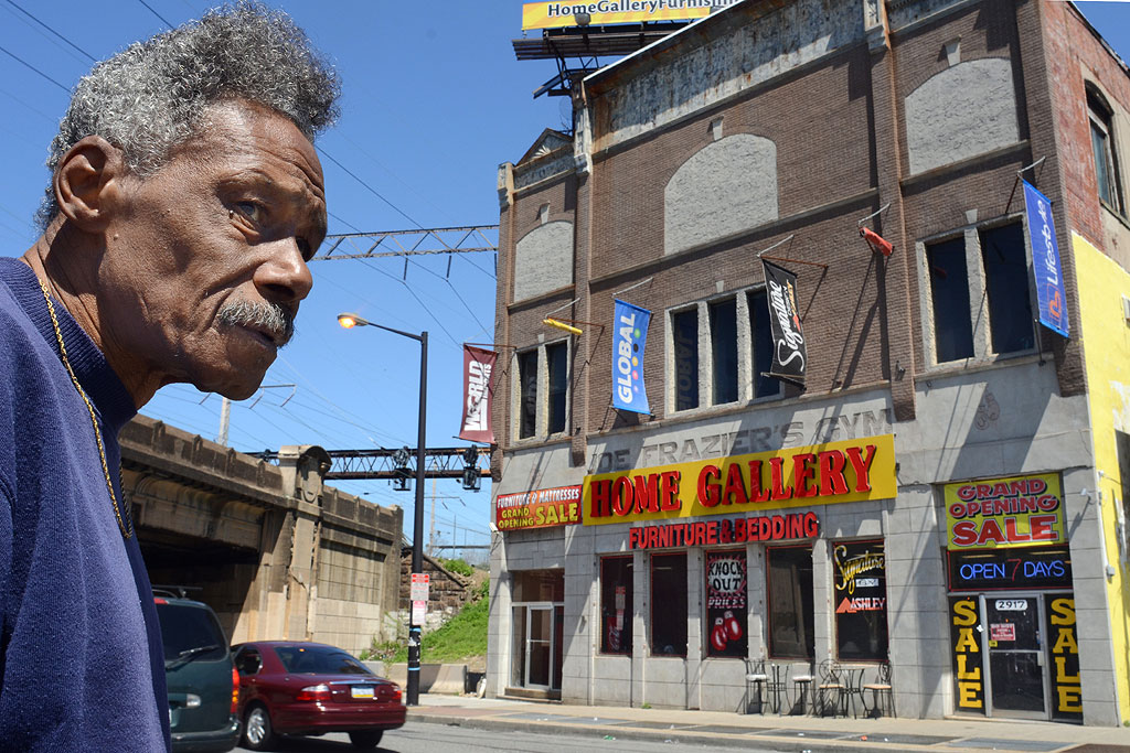 Joe Frazier Boxing Gym Philadelphia Joe Frazier Hi Res Stock